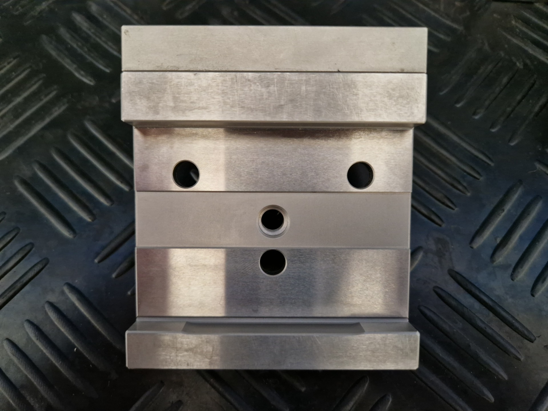 Hirschmann clamping system - H4300 B-Beam Clamper (manual)