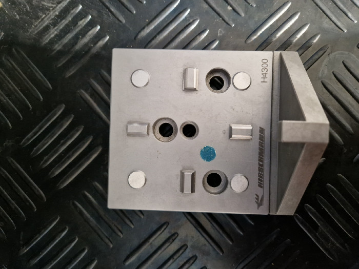 Hirschmann clamping system - H4300 B-Beam Clamper (manual)